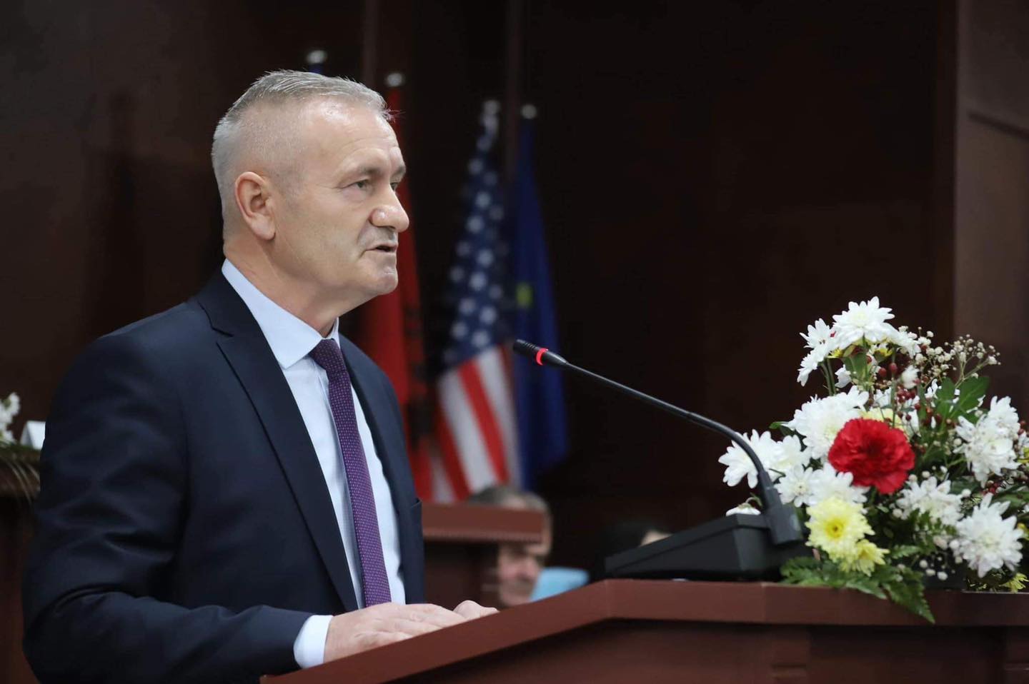 Zenun Elezaj betohet si kryetar i Klinës | Albanian Post | Albanian Post