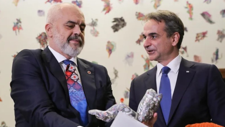 SHQIPËRI-GREQI, 1-0 | Albanian Post | Albanian Post