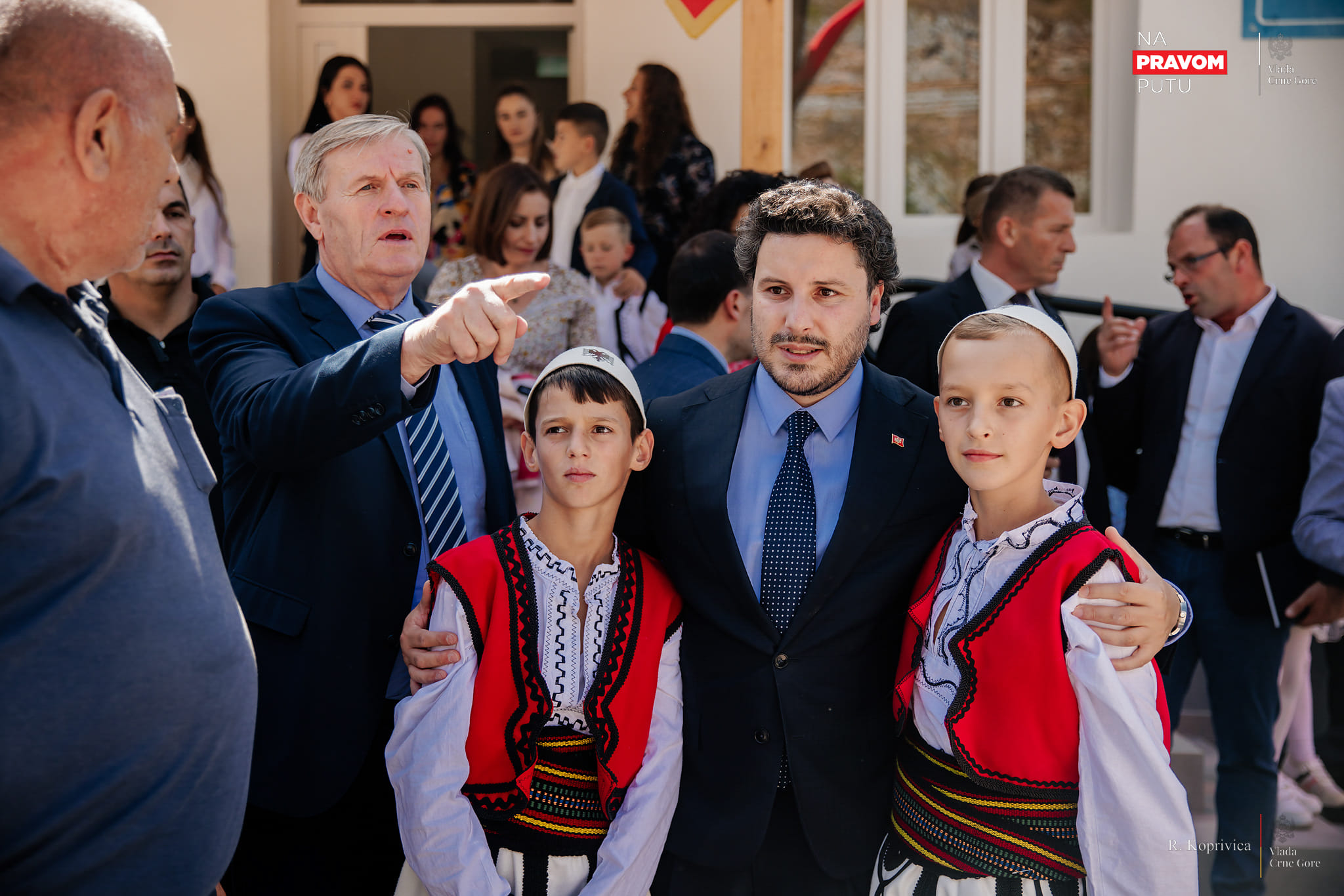 Abazoviç hap shkollën e vetme në gjuhën shqipe në Rozhajë | Albanian ...