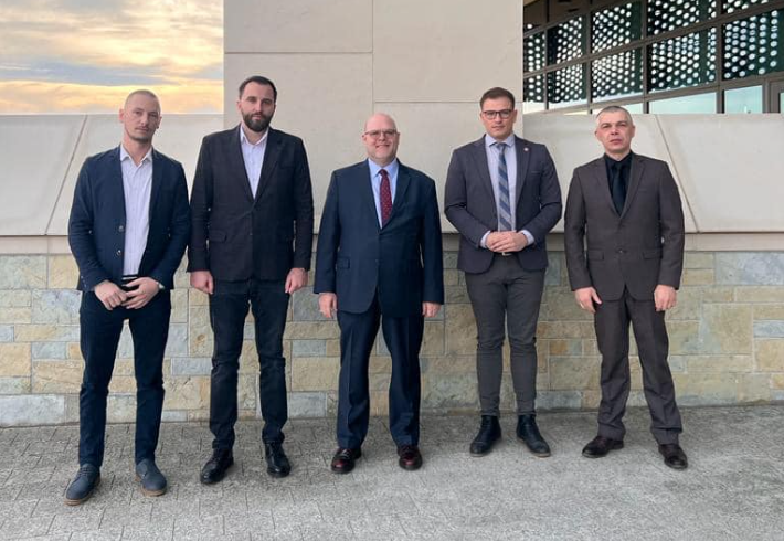 Jablanoviç takon Hovenier: Vendimi për dinarin na dërgon në një situatë ...