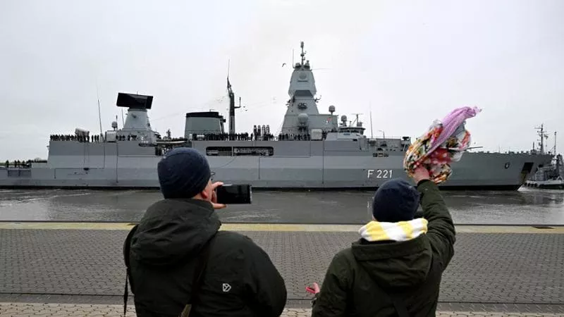 Deti i Kuq, flota e BE-së rrëzon tre raketa balistike të Houthis ...