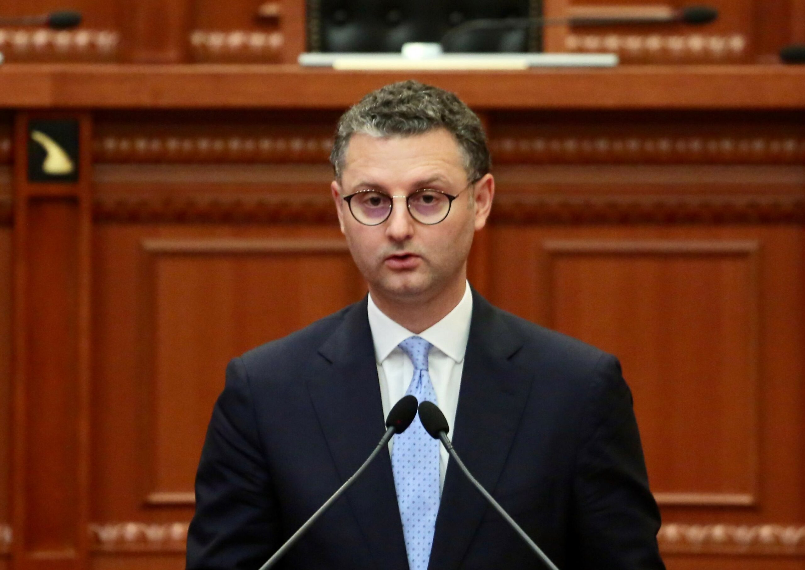 Mete: 4 miliardë lekë për biznesin fason, brenda 2024-s paga mesatare ...