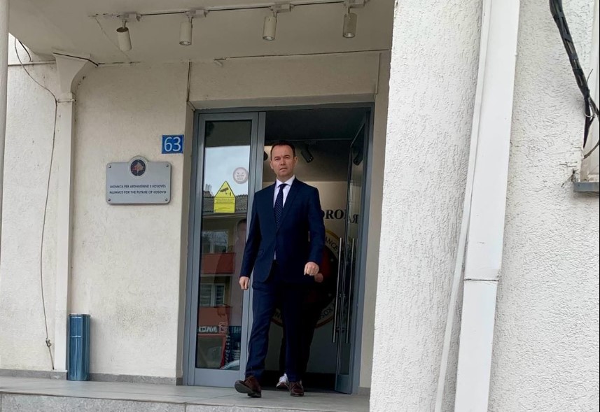 Objekti ku ndodhet selia qendrore e AAK-së i kalon Ministrisë së ...