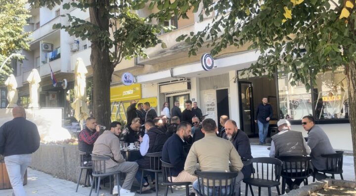 Reuters: Serbët po i bojkotojnë bizneset shqiptare në Veri | Albanian ... Reuters: Serbët po i bojkotojnë bizneset shqiptare në Veri | Albanian ...