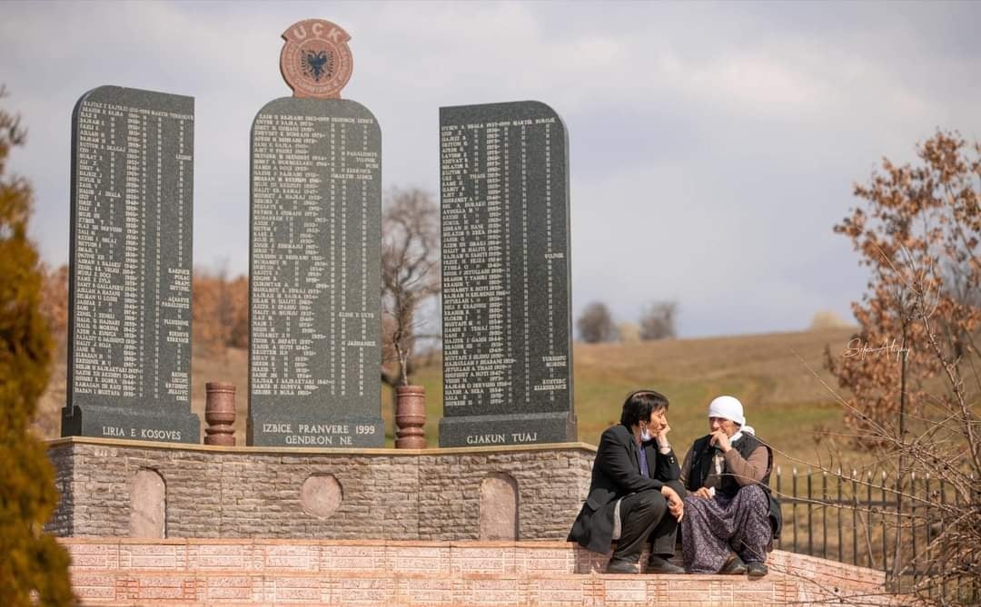 26 vjet nga Masakra e Izbicës | Albanian Post | Albanian Post