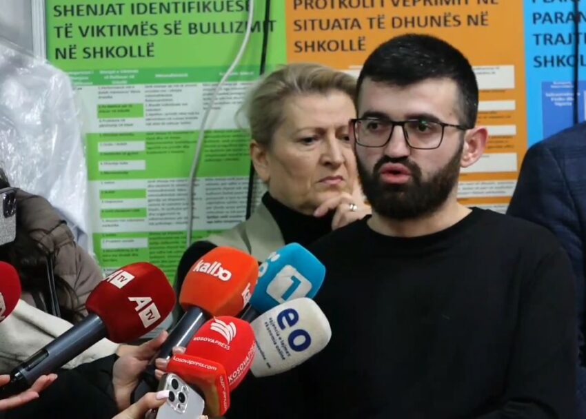 Mësimdhënësit kërkojnë mbrojtje institucionale | Albanian Post ...