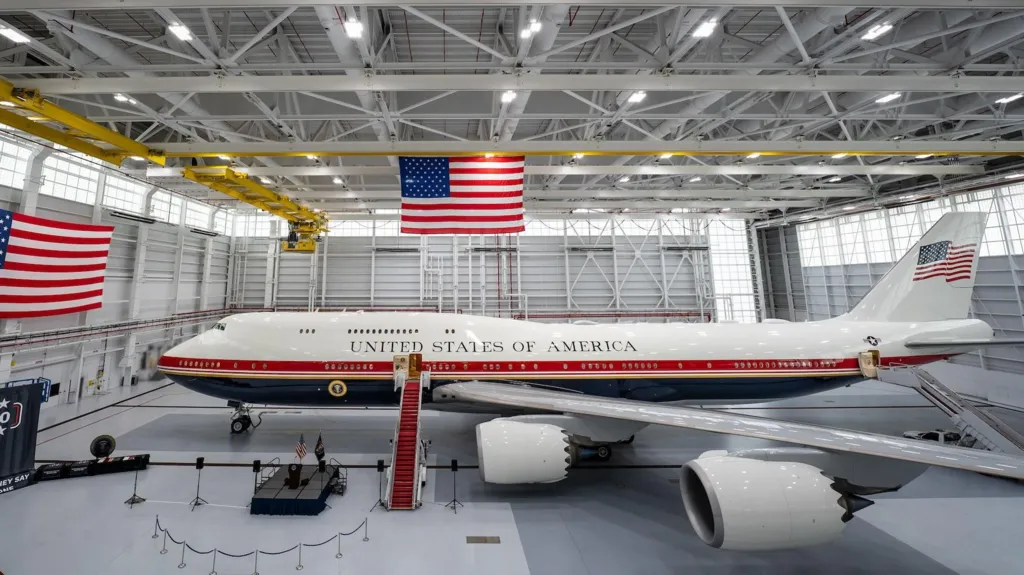 Trump zbulon avionin luksoz të Katarit për flotën e Air Force One ...